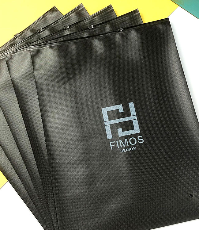 Custom Clothing Packaging Bags: Enhance Your Brand Image