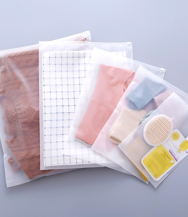 Custom Clothing Packaging Bags: Enhance Your Brand Image
